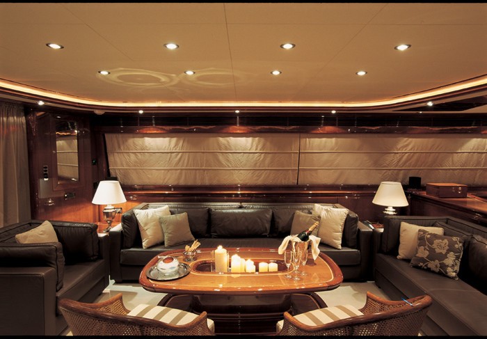 Yacht PANDORA, Custom Line (Ferretti Group) | CHARTERWORLD Luxury ...